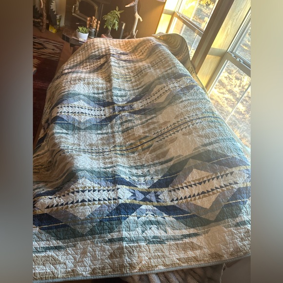 Pendleton | Bedding | Pendleton Like New Twin Size Quilt | Poshmark